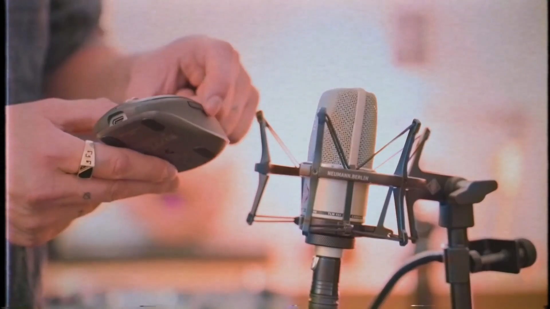 LO(GITECH)FI HIPHOP - Experience Logitech